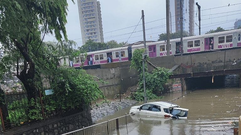 Monsoon rains paralyse Mumbai, throw normal life out of gear