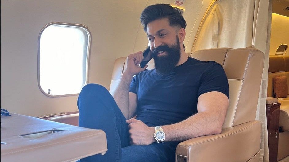 Yash's stunning new look sets social media abuzz; Possible 'Toxic' role ...
