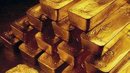 Bengaluru customs officials intercept smugglers, seize 2.57 kg gold