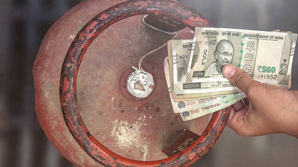 Gas pricing: New formula, old controls