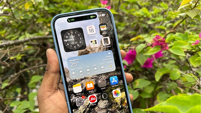 Croma's Christmas Offer: iPhone 15 price drops to Rs 36,490