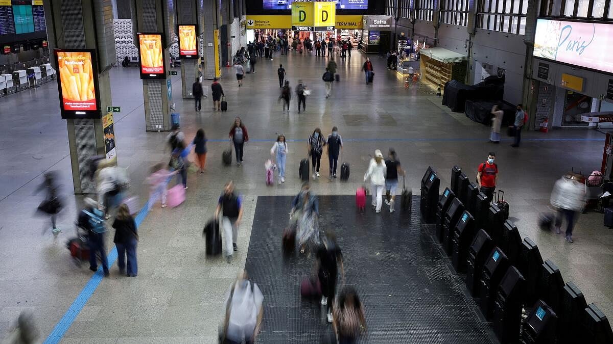 Suspected mpox case at Brazilian airport likely chickenpox, hospital says