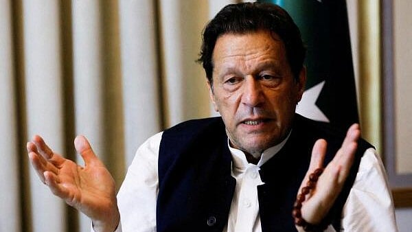 Pakistan: Jailed former PM Imran Khan eyes Oxford University Chancellor ...
