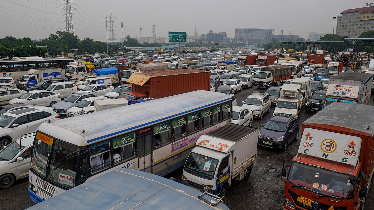 2.8 lakh light motor vehicles to benefit from Maharashtra govt's toll ...