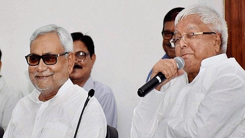 PTI Fact Check: Viral video of Bihar CM Nitish Kumar meeting Lalu Yadav ...