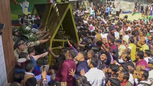 Shimla mosque row news: Protesters clash with police at Dhali tunnel ...