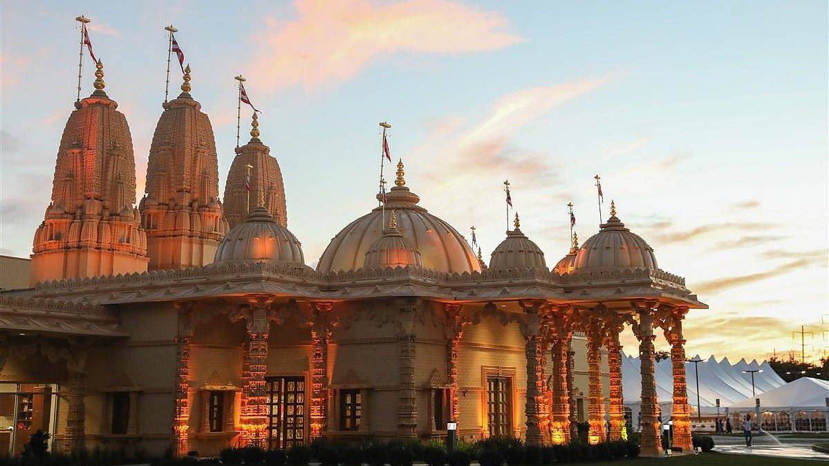 US lawmakers, officials condemn vandalism of temple in New York