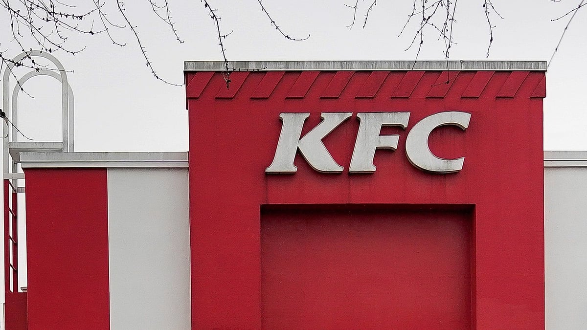 KFC trains employees in sign language