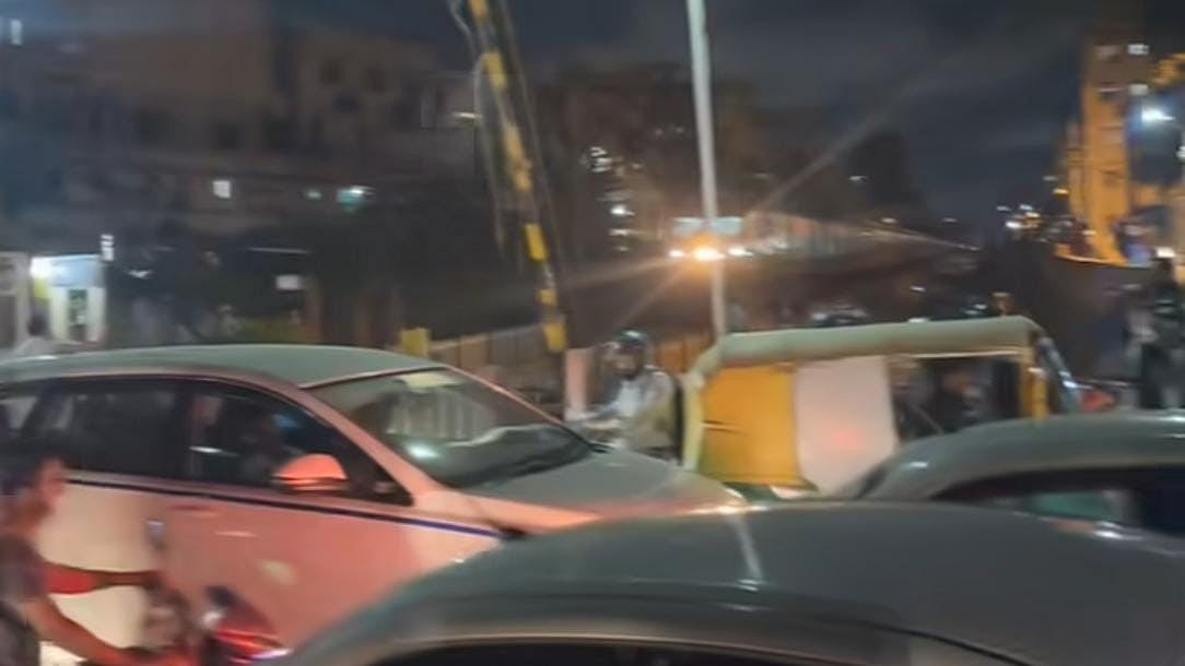 Railways Clarifies Viral Video: Train wasn't stuck in Bengaluru traffic ...