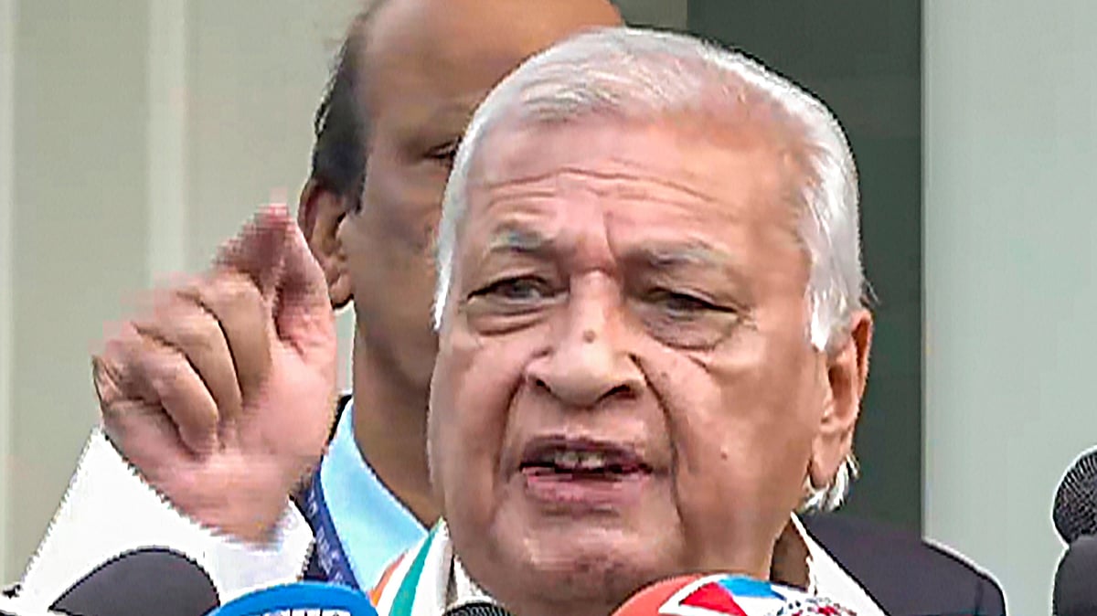 Kerala Governor accuses CM Pinarayi Vijayan of hiding facts on 'anti ...