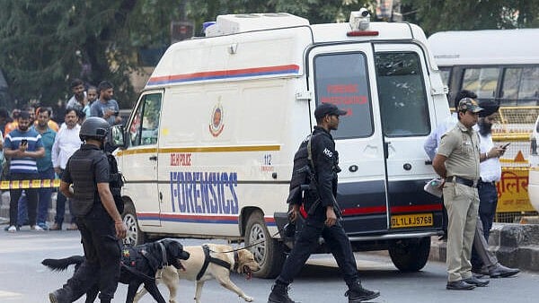NIA, NSG rush to site after loud blast heard near CRPF school in Delhi ...