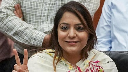 AAP announces Rs 60 crore Diwali bonus package for MCD employees