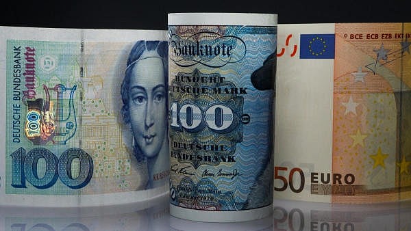 Explained | Why is the euro falling and could it hit $1?