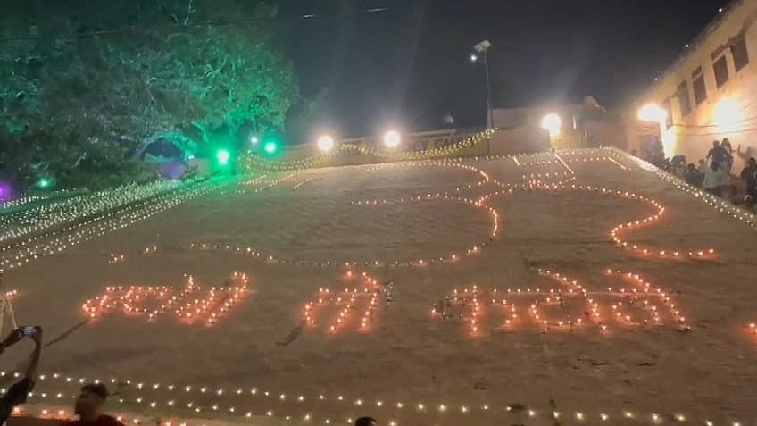 'Batoge to katoge': 51,000 diyas spell Yogi's slogan at Varanasi ghat