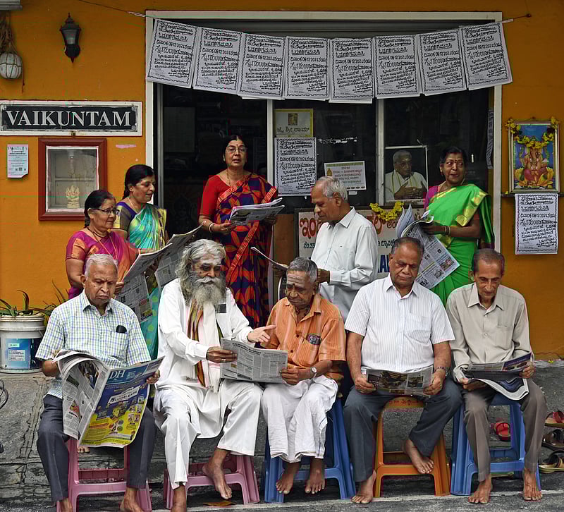 At free reading room, newspaper habit thrives