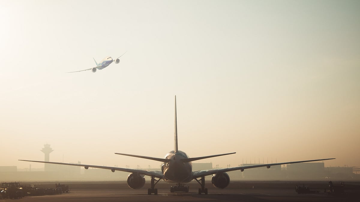 Dense fog at Kolkata airport disrupts flight movement