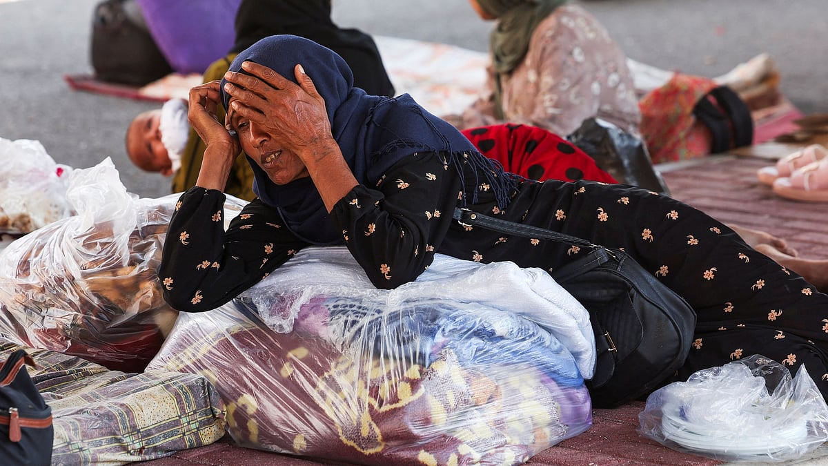 Refugees return to Syria as caretaker prime minister appointed