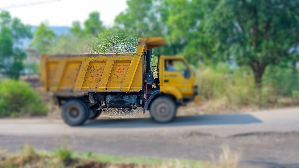 Two toddlers among 3 killed in Pune after dumper driver runs over them ...