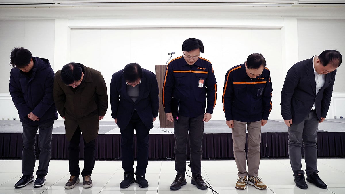 South Korea plane crash: 'We bow our heads in apology,' Jeju Air CEO on ...