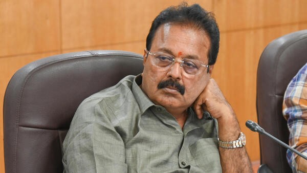 N Chaluvarayaswamy