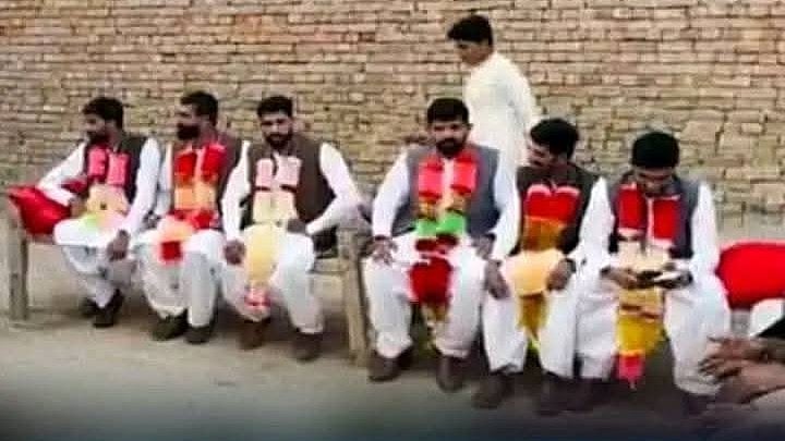 Unique Wedding in Pakistan: Six brothers marry six sisters in Pakistan ...