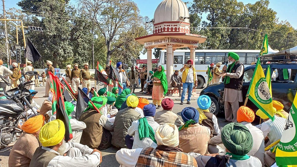 Samyukt Kisan Morcha condemns mosque-covering in UP ahead of Holi