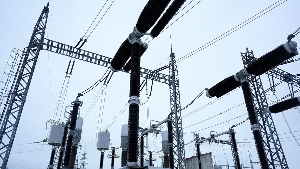 Baltic nations cut ties to Russian power grid, prepare to link with EU
