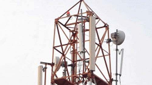 Man climbs mobile tower in Jammu & Kashmir’s Rajouri, threatens to kill ...