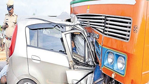Car hits lorry on NH 48; five die on the spot