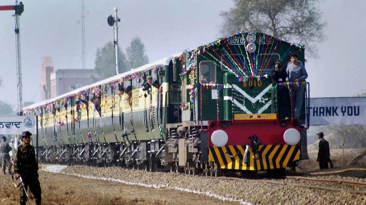 Baloch Liberation Army hijacks train in Pakistan, threatens to 'execute ...