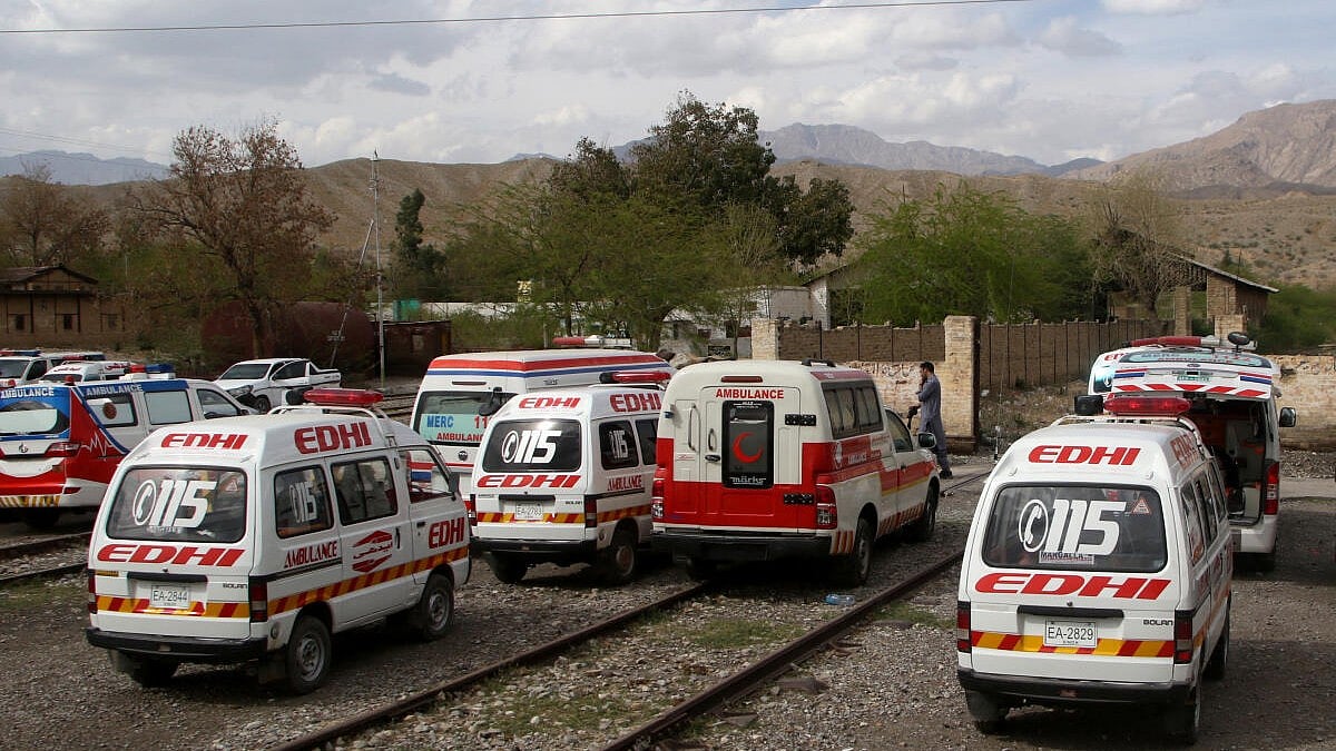 Pakistan train hijack hostages end ordeal with arrival in Quetta