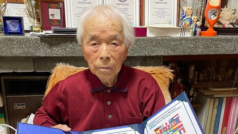 At 95, he's the world's oldest speedskater. He's gunning for 100.