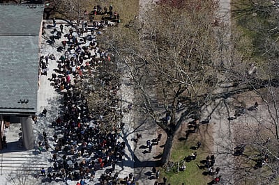 Global Highlights: Best News Photos from Around the World on April 17, 2025