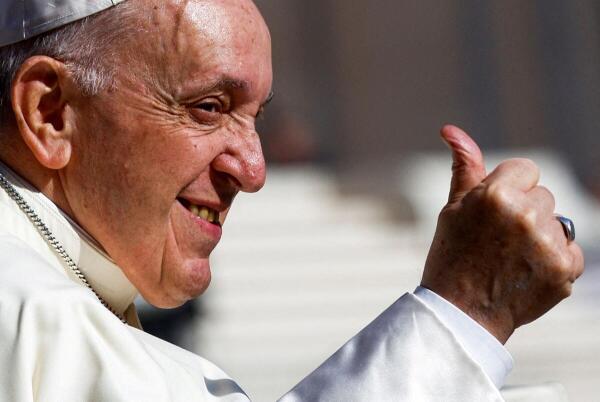 Pope Francis Legacy: AI Reflects on the Life and Impact of a ...