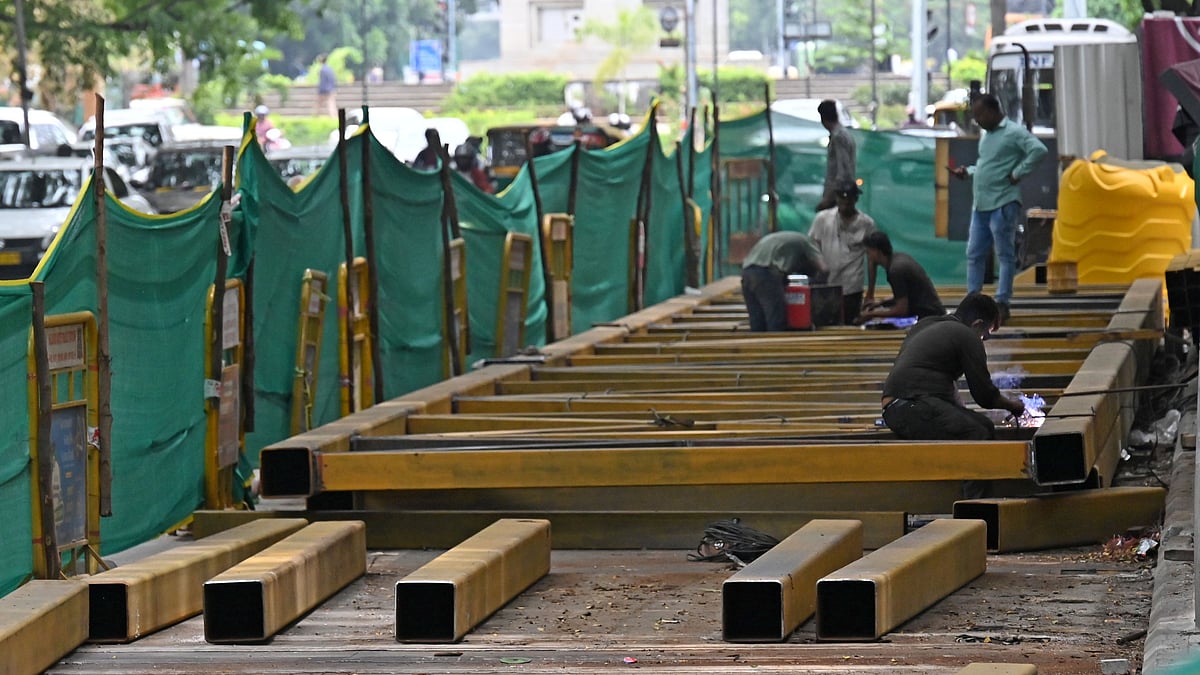 Skywalk rises over footpaths again — this time at Hudson Circle