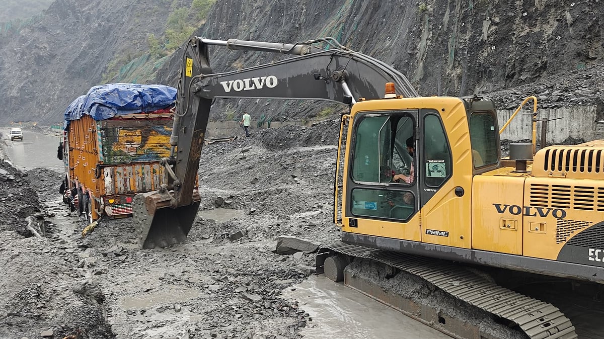 Jammu-Srinagar NH Closed After Mudslide, Flash Floods Hit Ramban District
