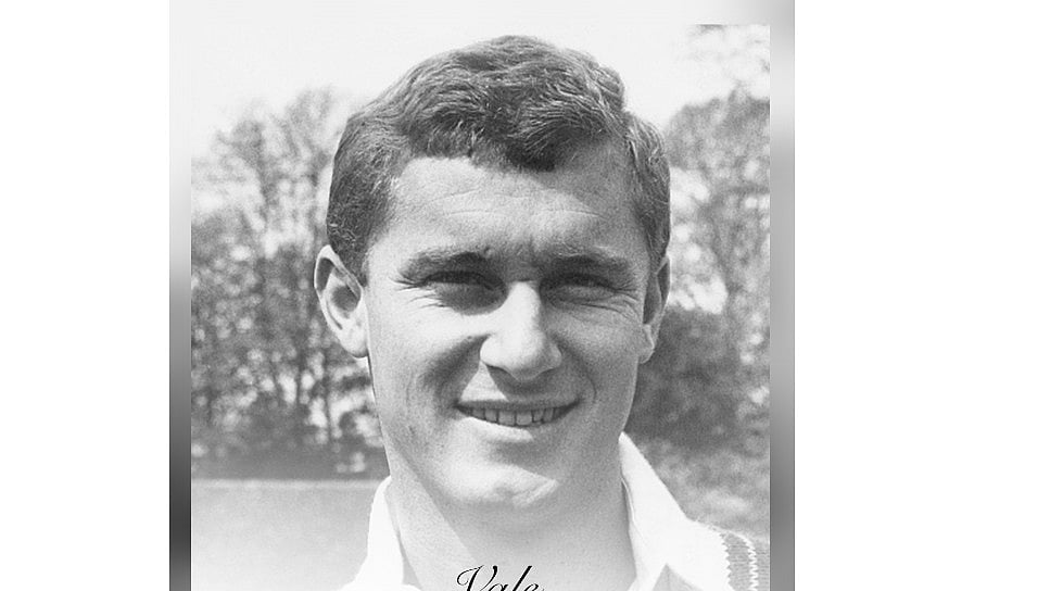 Australian Cricket Great Bob Cowper, First MCG Triple-Centurion, Dies at 84