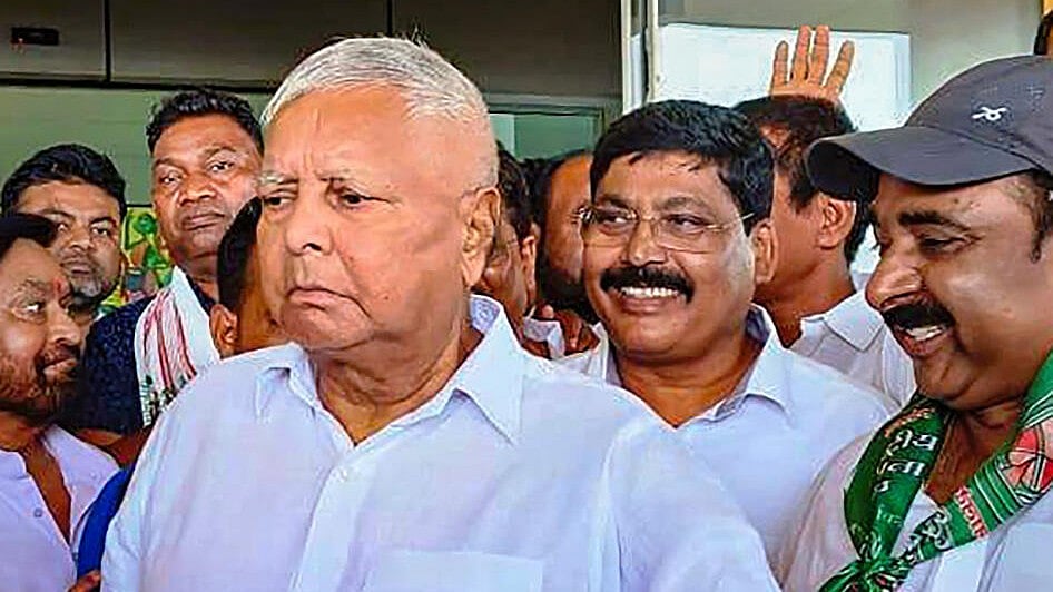 Land-for-Jobs Case: Delhi HC Rejects Lalu Yadav’s Plea to Stay Trial ...