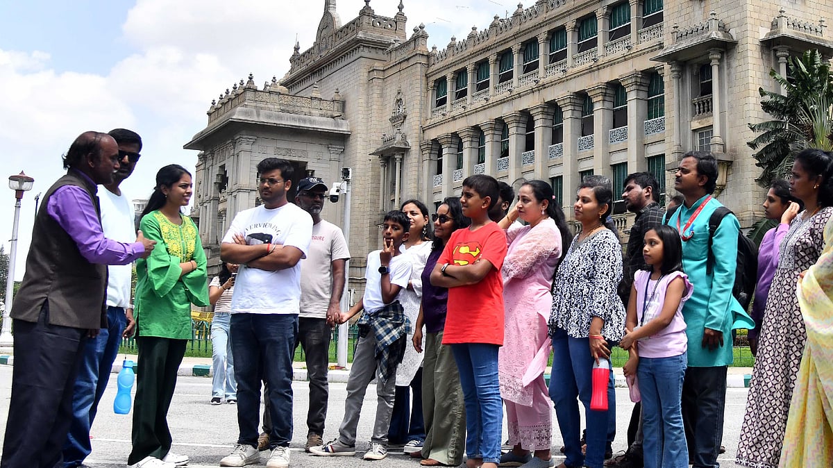 Vidhana Soudha guided tour begins