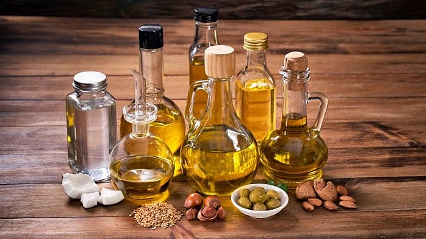 Edible Oil Prices Set to Drop 5–6% as Import Duty Cut Boosts Refining ...