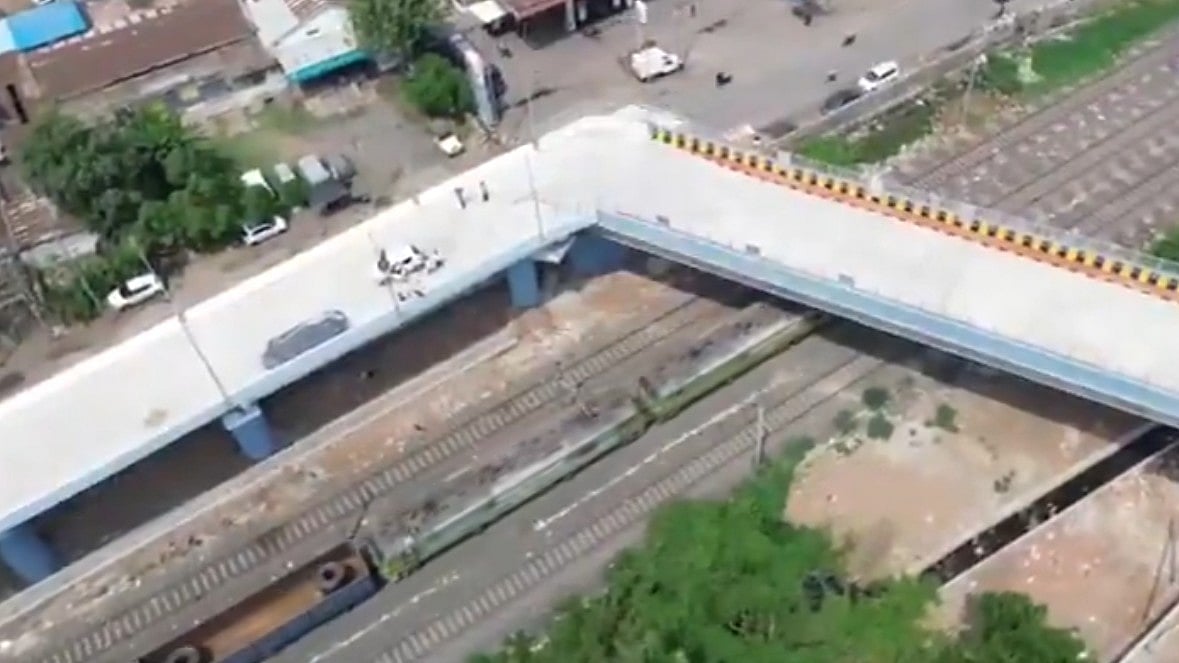 MP Govt Action: 8 Engineers Suspended Over 90-Degree Turn Bridge in Bhopal