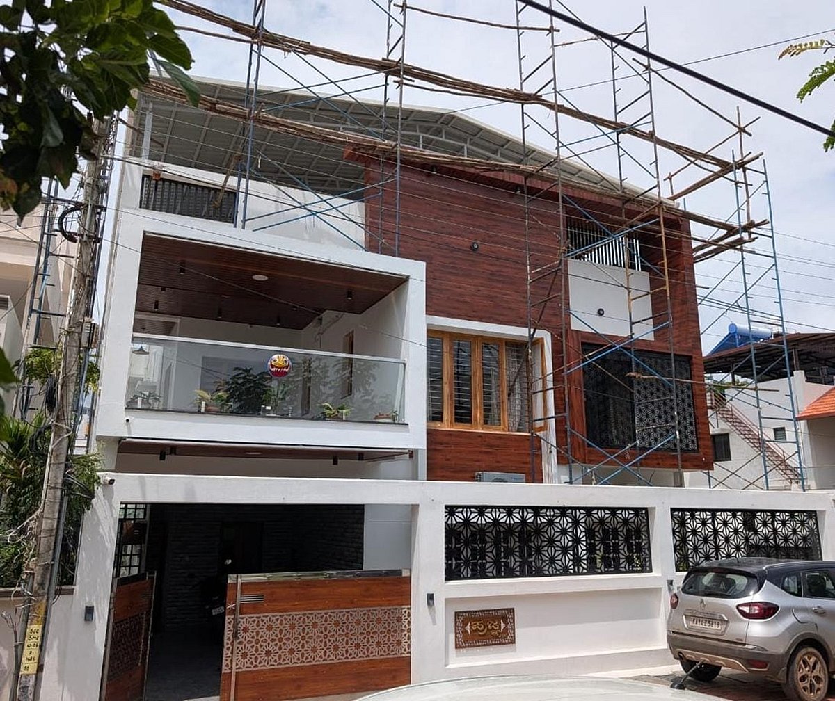 Parrots, foreign currencies found at Pradeep’s residence