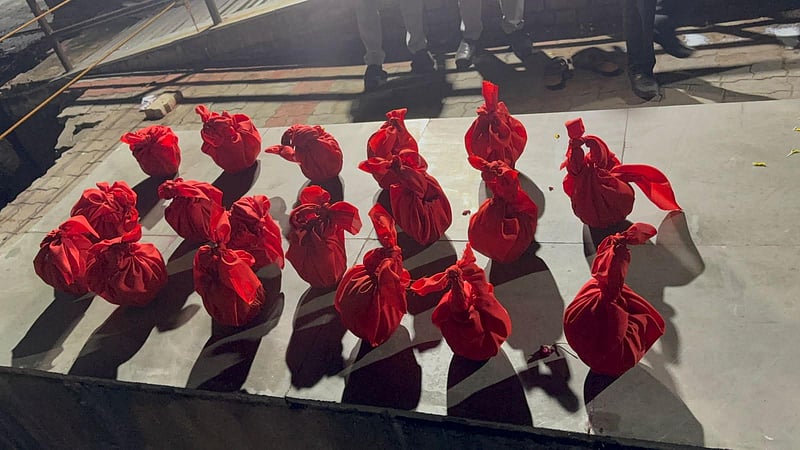 Air India Crash Aftermath: Ahmedabad Hospital Performs Last Rites of ...