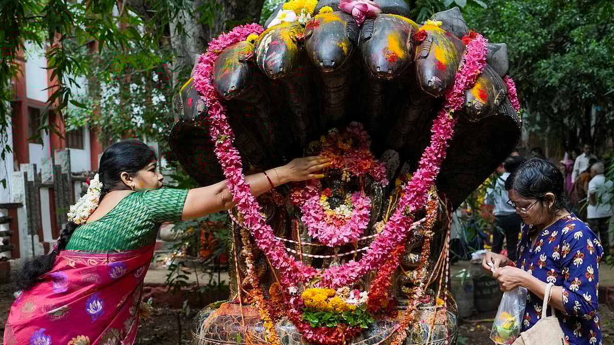 Nag Panchami 2025 Guide: Date, Muhurat, Rituals & Spiritual Significance