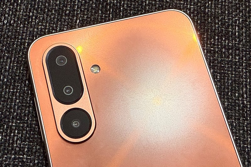 Samsung Galaxy M36 Review: Mid-Range phone with gen AI, 120Hz AMOLED ...