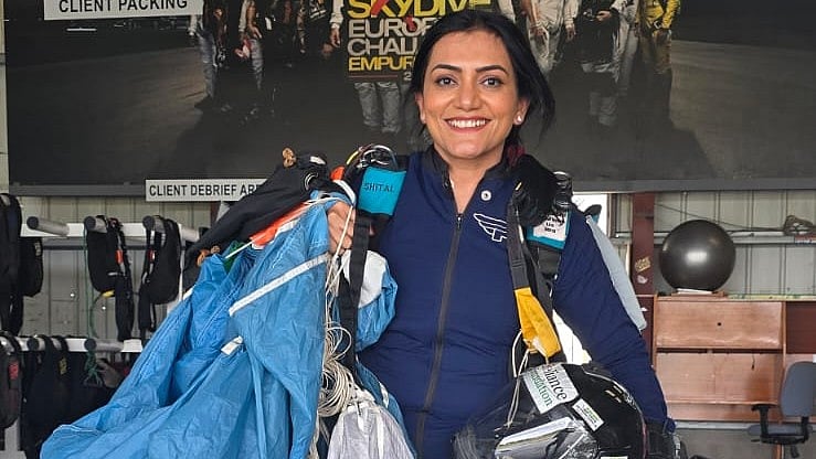 PM Modi Birthday: Skydiver Shital Mahajan Pays Tribute with Skydive in ...