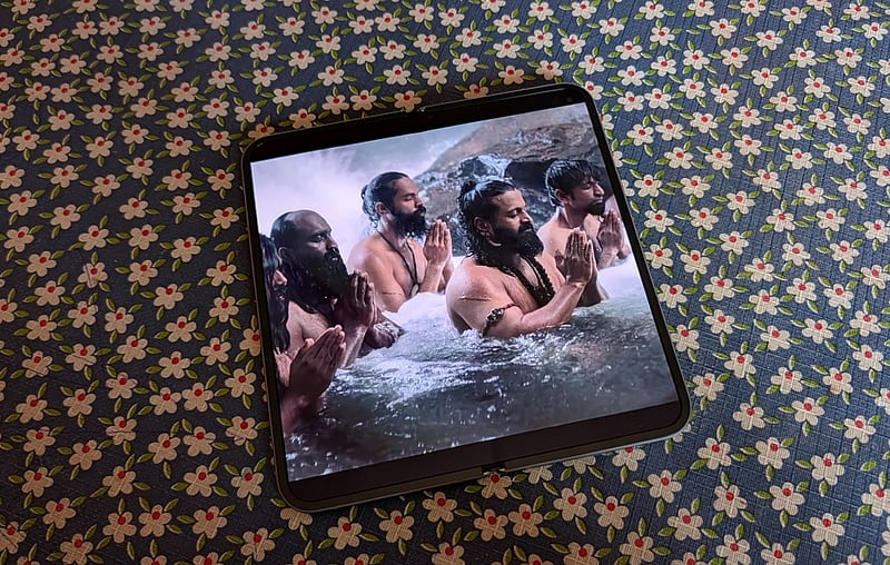 Google Pixel 10 Pro Fold: Versatile Foldable with AI
