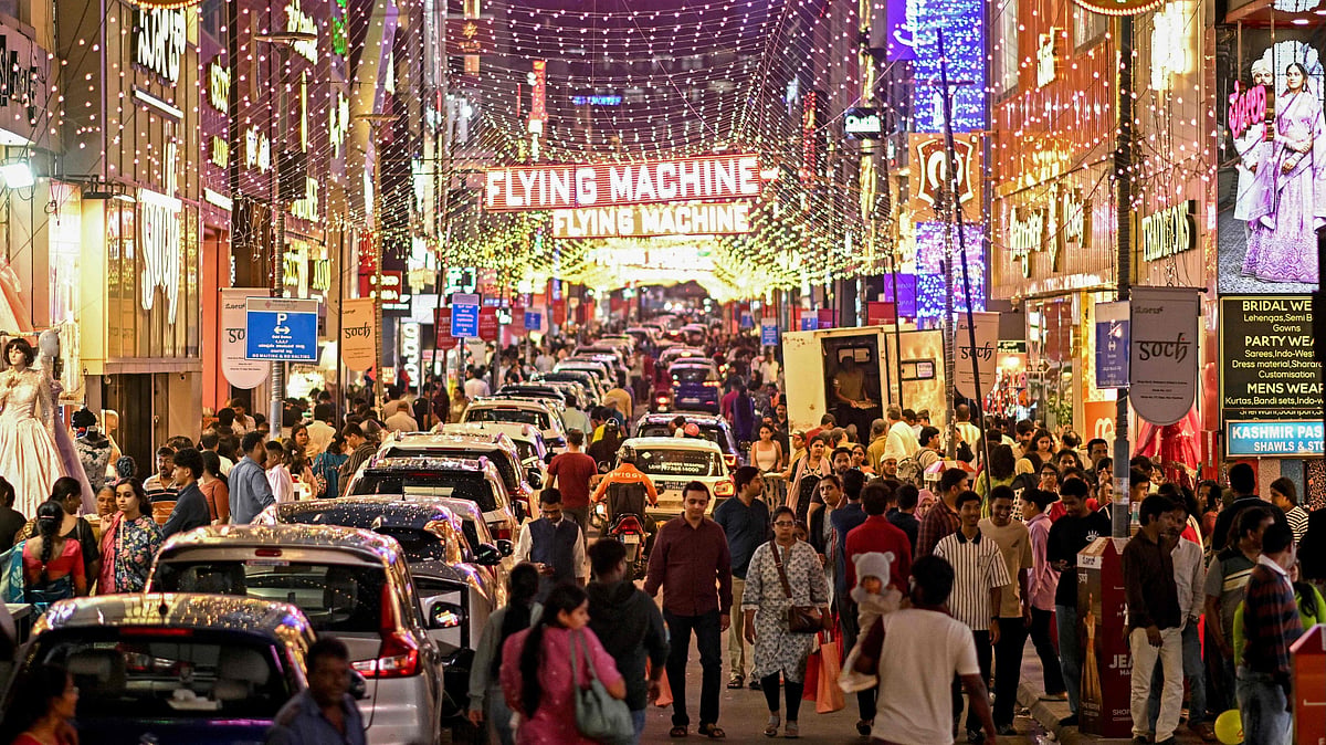 Deepavali in Bengaluru: Shoppers Flood Old Markets