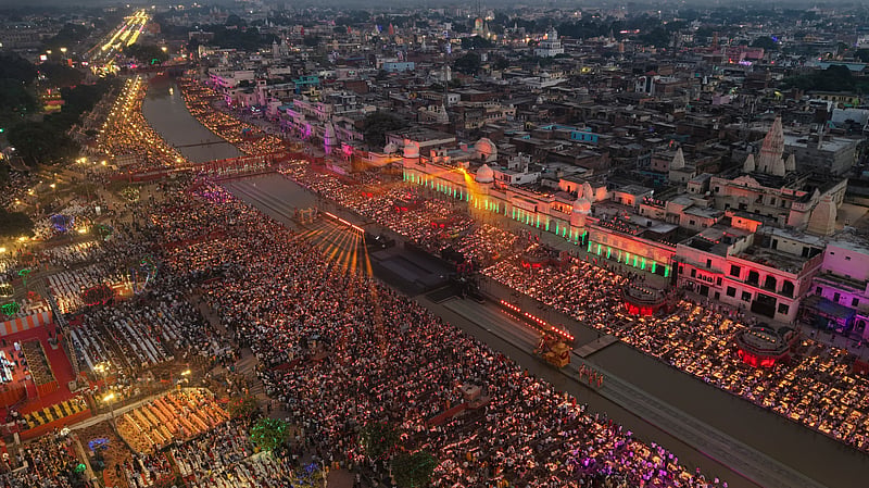 Diwali 2025 Record: Ayodhya Illuminated by 26,00,000 Lamps Success