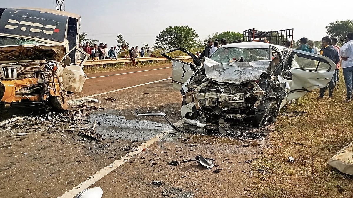 Karnataka Road Accident: Three Dead in Bidar, Collision with Courier Van
